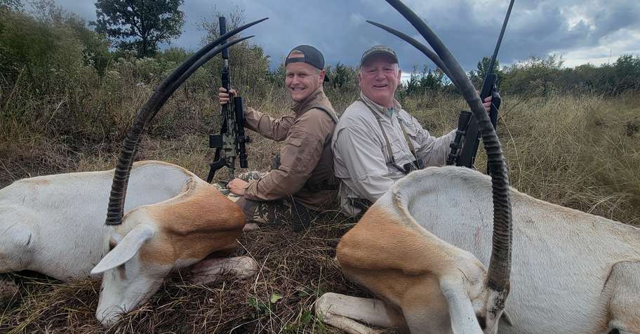Scimitar Oryx hunting in Oklahoma - BookYourHunt.com