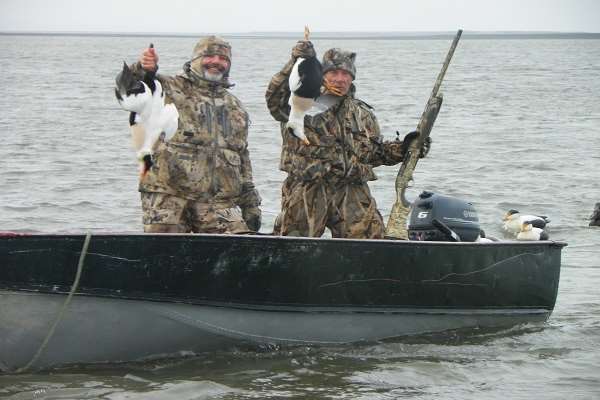 Best Alaska Hunting Trips – 2020 Round-up Guide