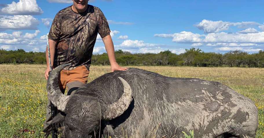 Water Buffalo hunting trips - BookYourHunt.com