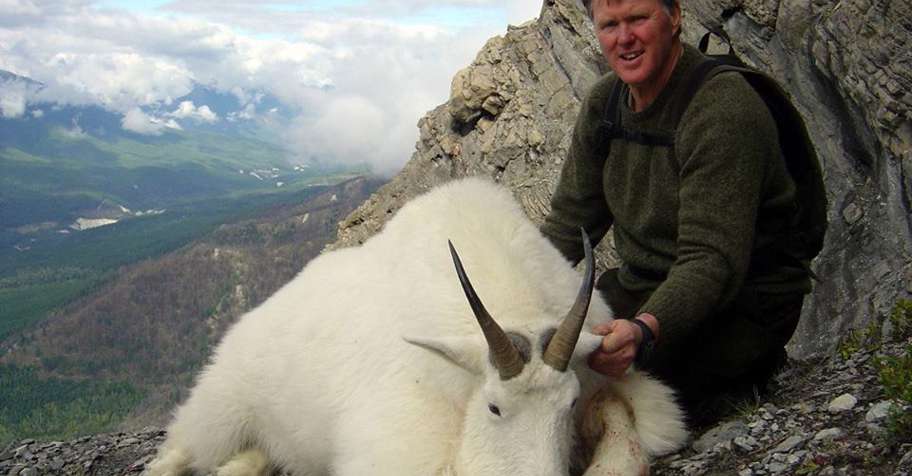 Mountain Goat hunting trips - BookYourHunt.com