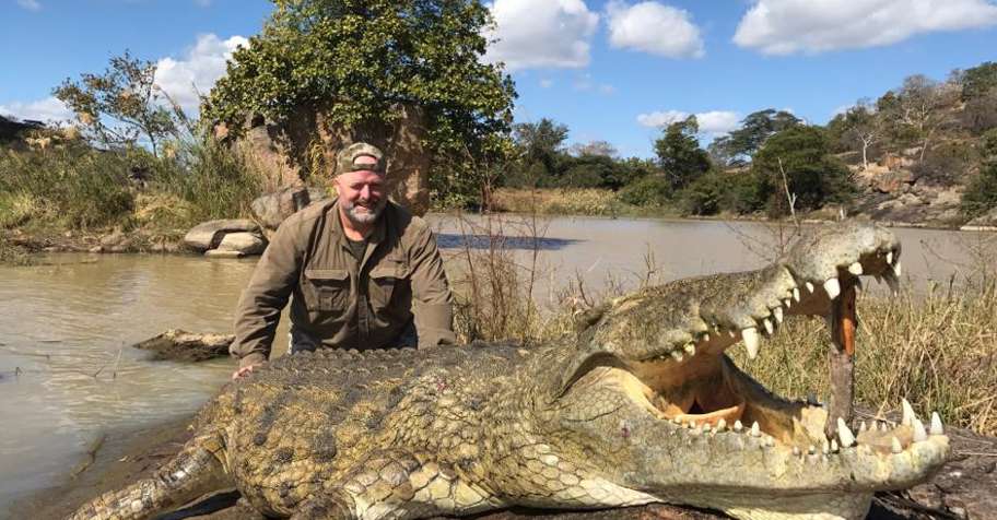 Crocodile hunting trips - BookYourHunt.com