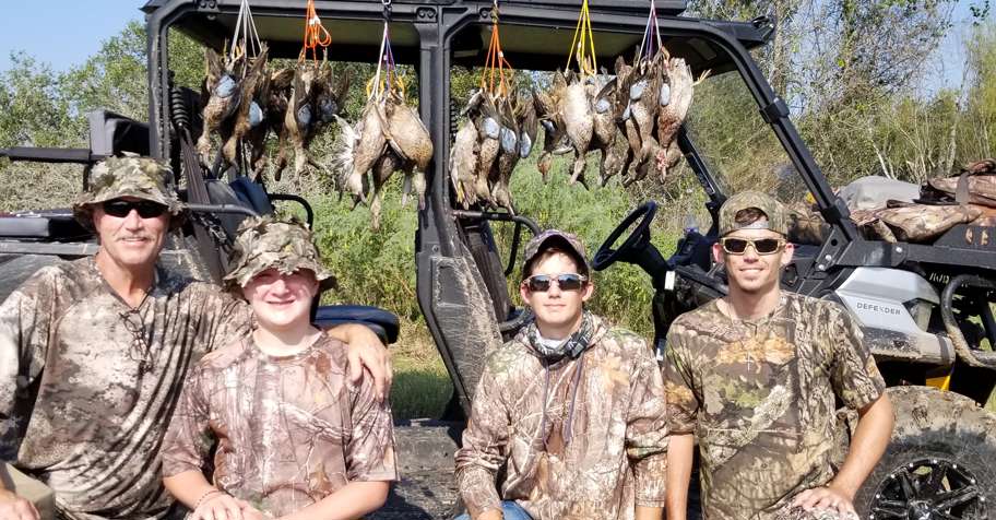 North America hunting trips - BookYourHunt.com